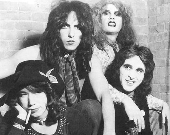 DE WICKED LESTER A KISS: LA HISTORIA DE SUS PRIMERAS GRABACIONES ...